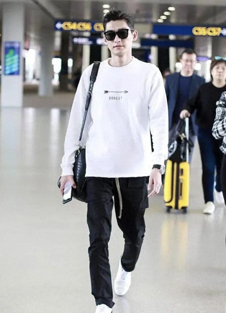 Celebrities' walking postures are bad, their posture is too crooked to ...
