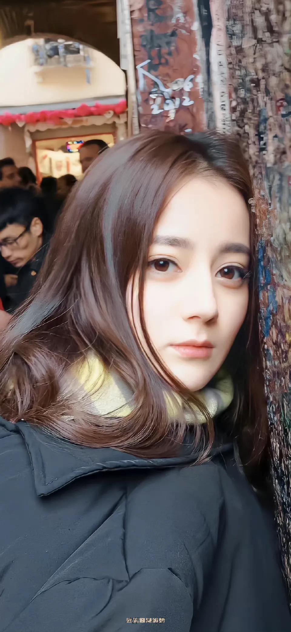 Reba wallpaper sharing: white skin, beautiful long legs, elegant ...