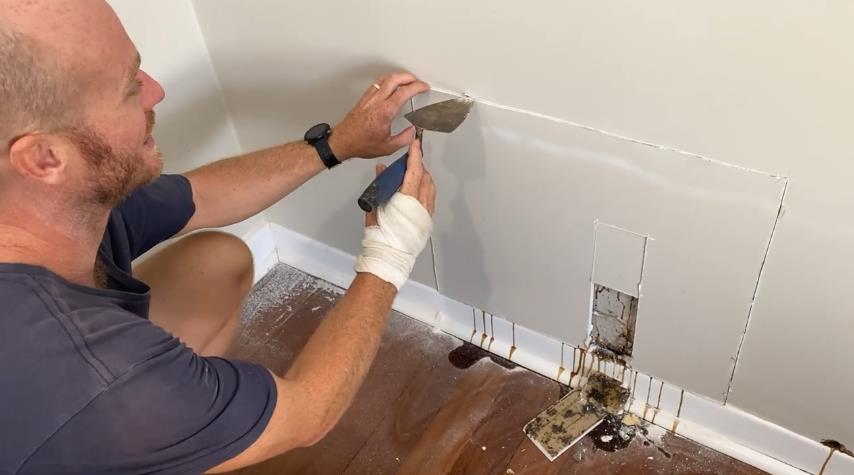 Bleeding from the walls of your home?Australian couple made an ...