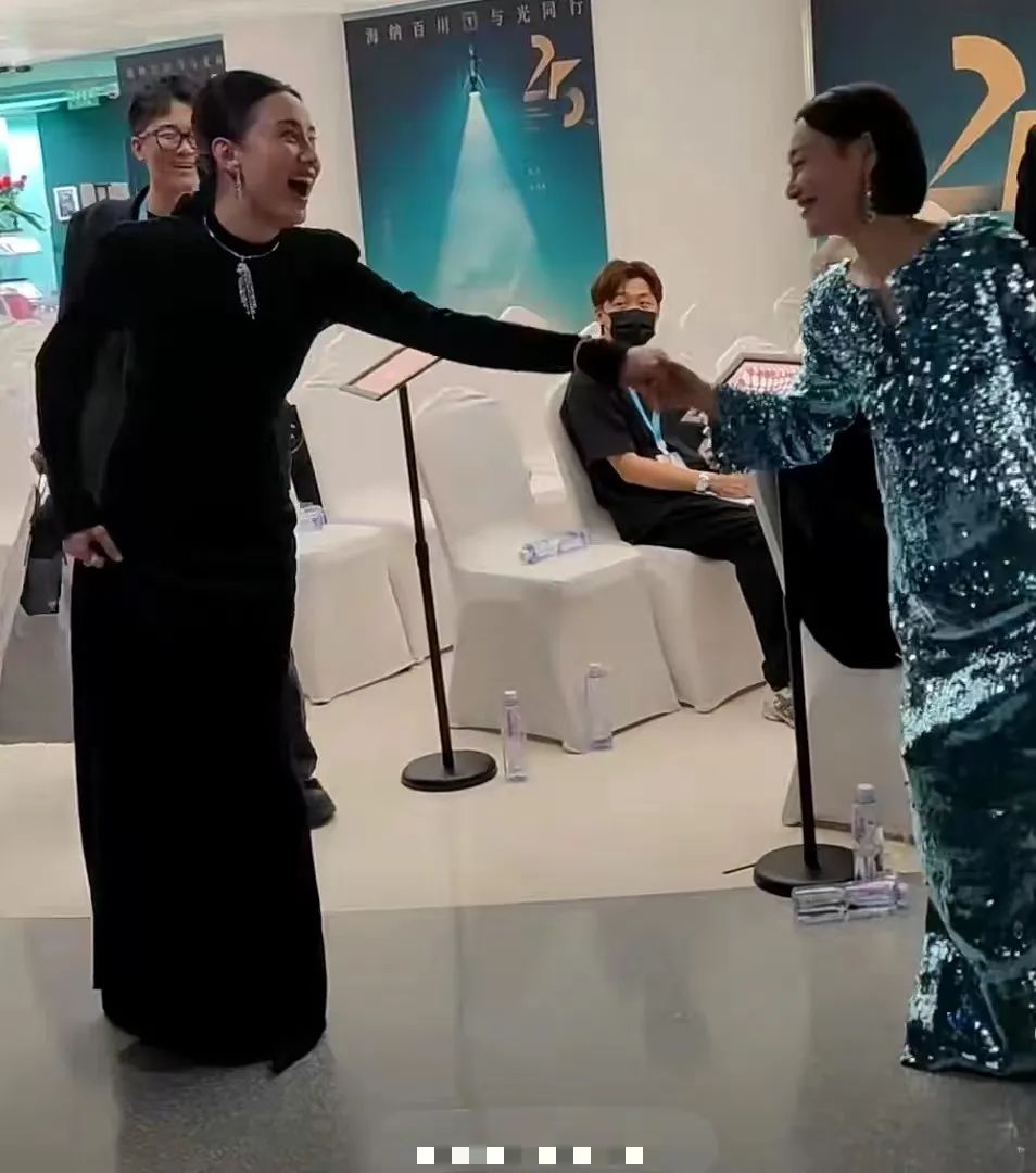 Huang Zitao, Lei Jiayin, Song Jia Zhang Xiaofei, Lai Guanlin, Li Caihua - iNEWS