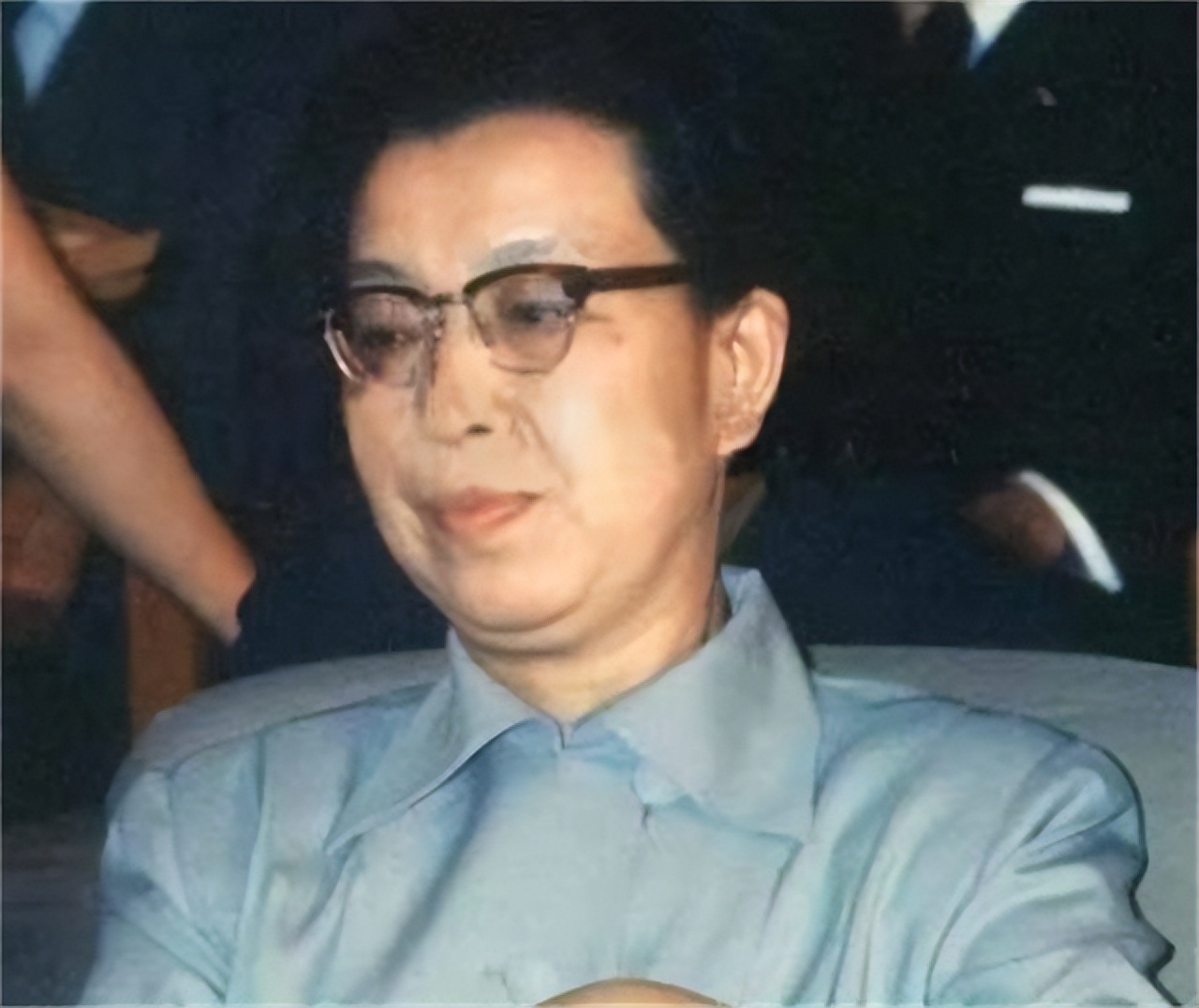 I have been by Jiang Qing's side for 16 years, only he can "remove Jiang Qing's anger", and the ...