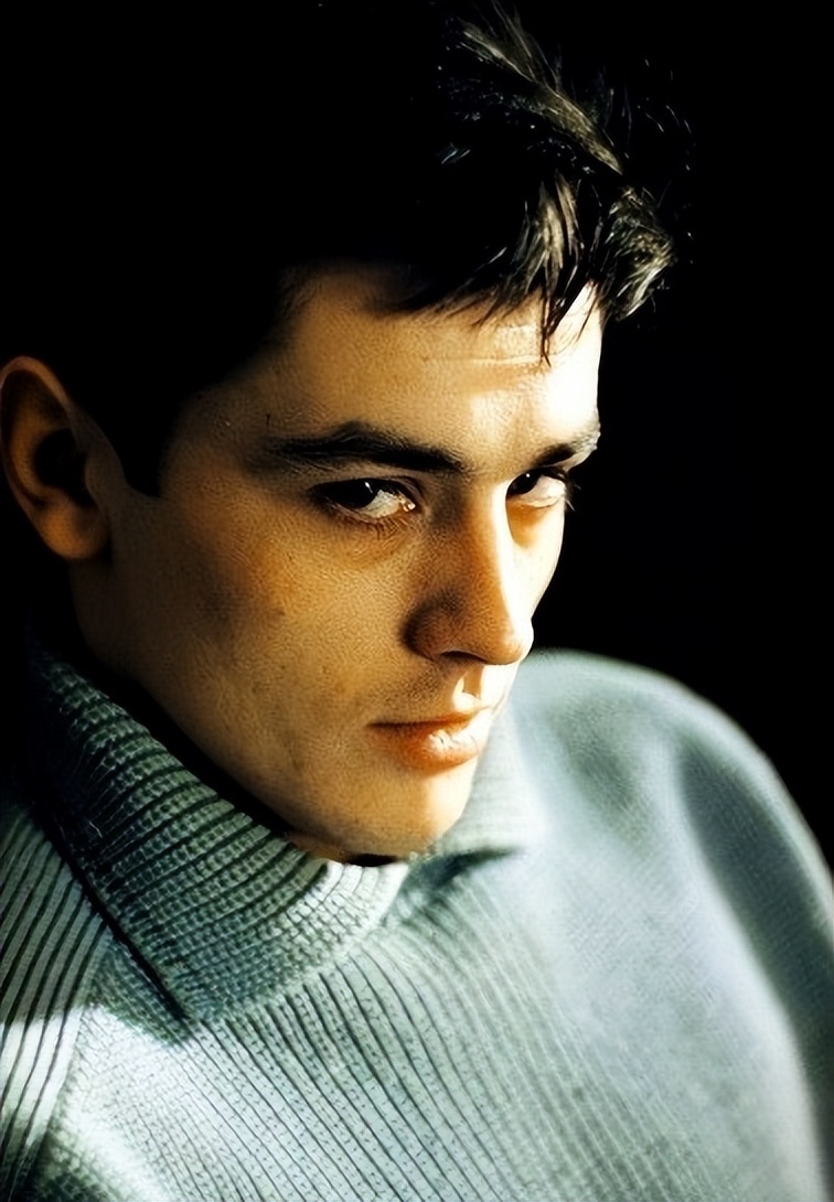 Alain Delon's 3 sons: Inherited his father's appearance, the ...