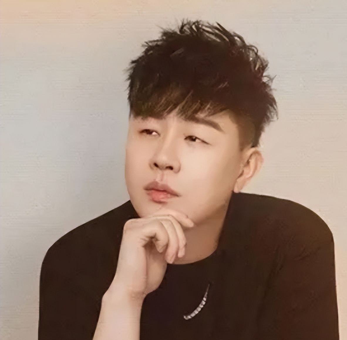 Hu Yanbin was involved in the Li Yifeng turmoil and interacted intimately with Wanwan. The ...