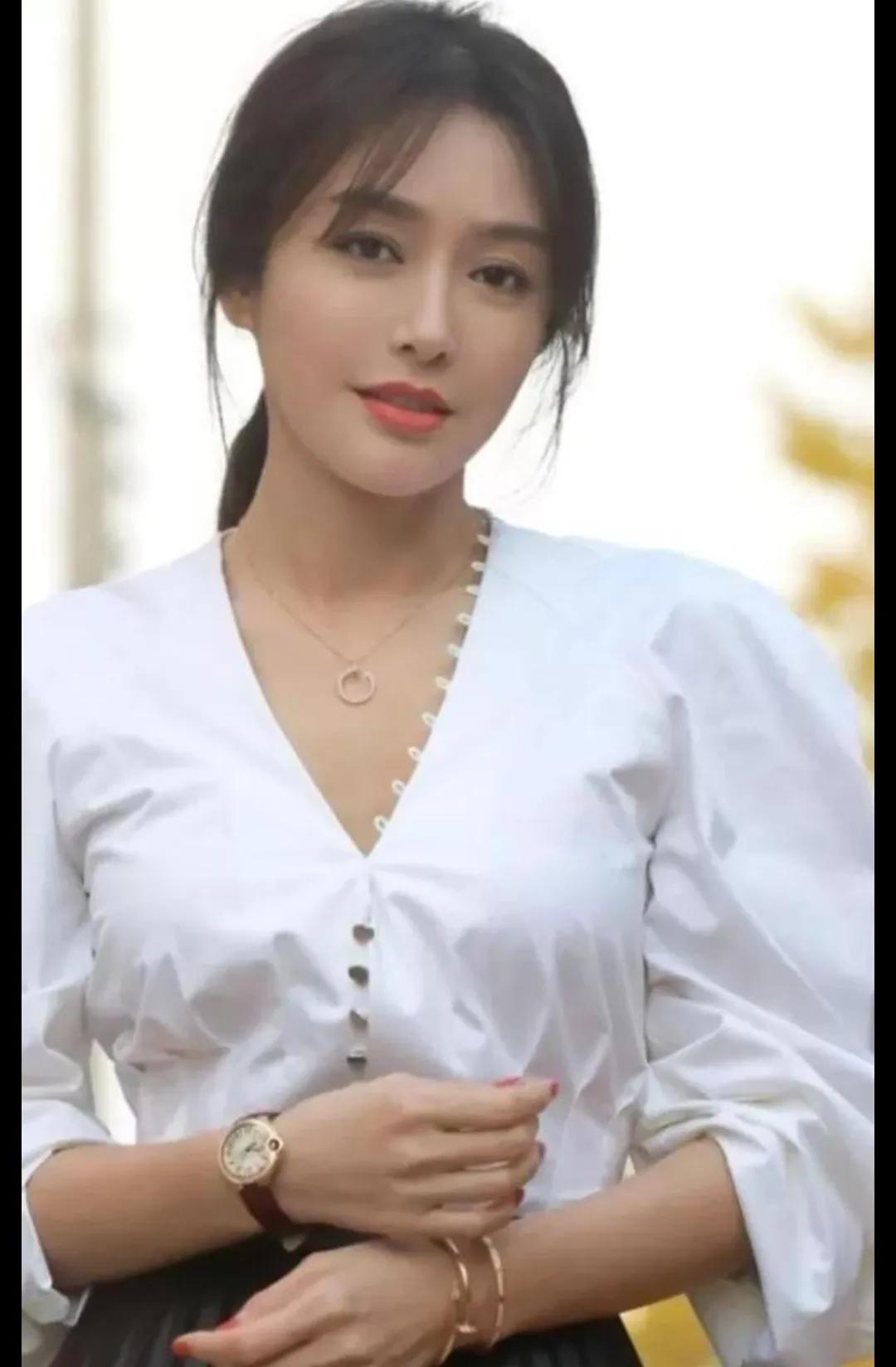 Sexy, charming and compelling Qin Lan's photo - iMedia