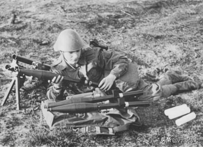 The joy of triple firepower, an individual weapon from Romania - iMedia