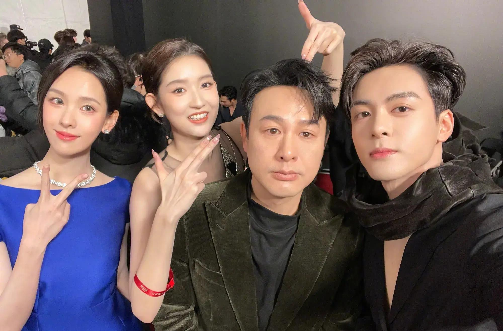 Who is more likely to rise or fall in Weibo night? - iNEWS