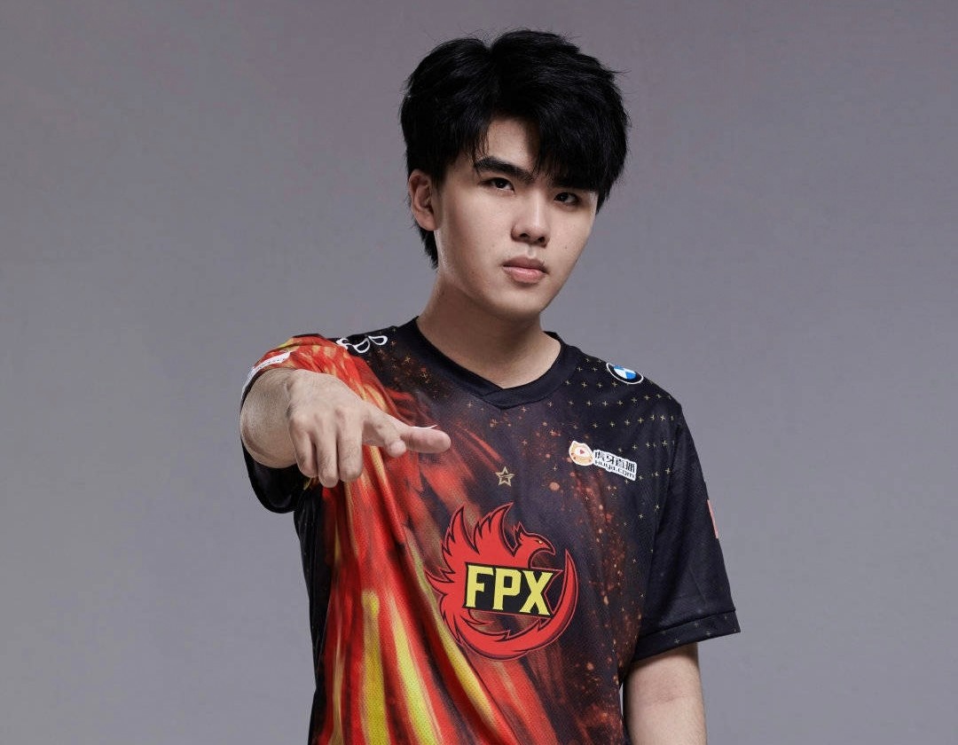 Jin Gong invited Khan to dinner and talked about lwx, the former S9 champion fell apart, and ...