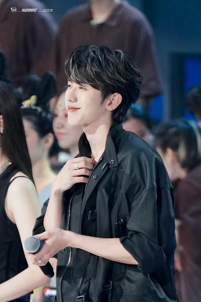 Cai Xukun sent an S card to the Guoke Street Dance Club: "It's so ...