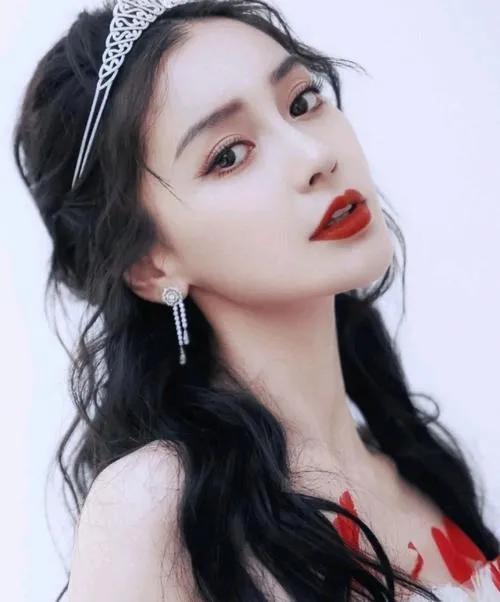 Zhang Da reveals that Yang Ying sleeps beautifully with makeup - iNEWS