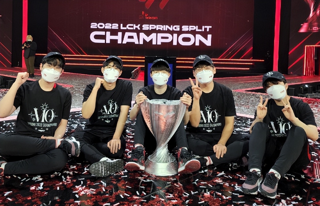 "Faker missed TOP3, Rookie super GALA"?LOL player power list updated ...