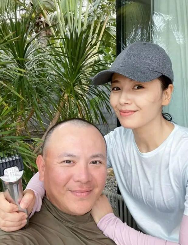 Liu Tao and her husband went out sweetly, the man was accused of being ...