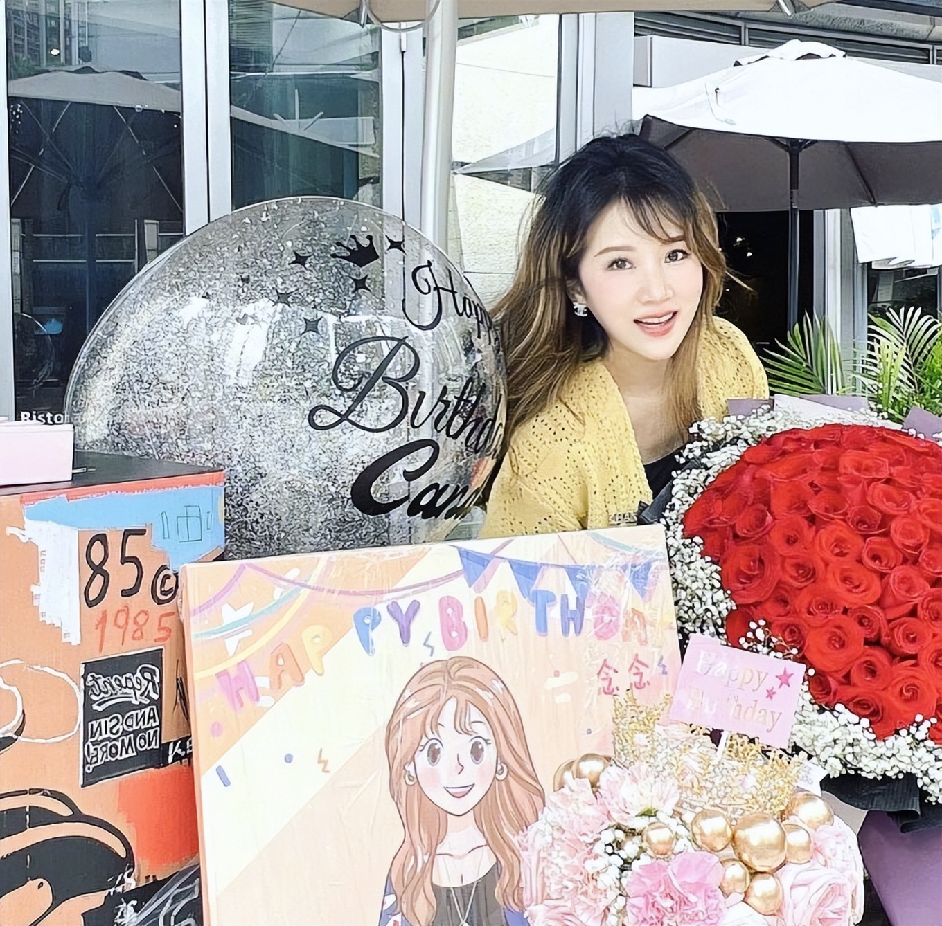 "Pregnant" Li Nian's 38th birthday party, received a huge bouquet of ...