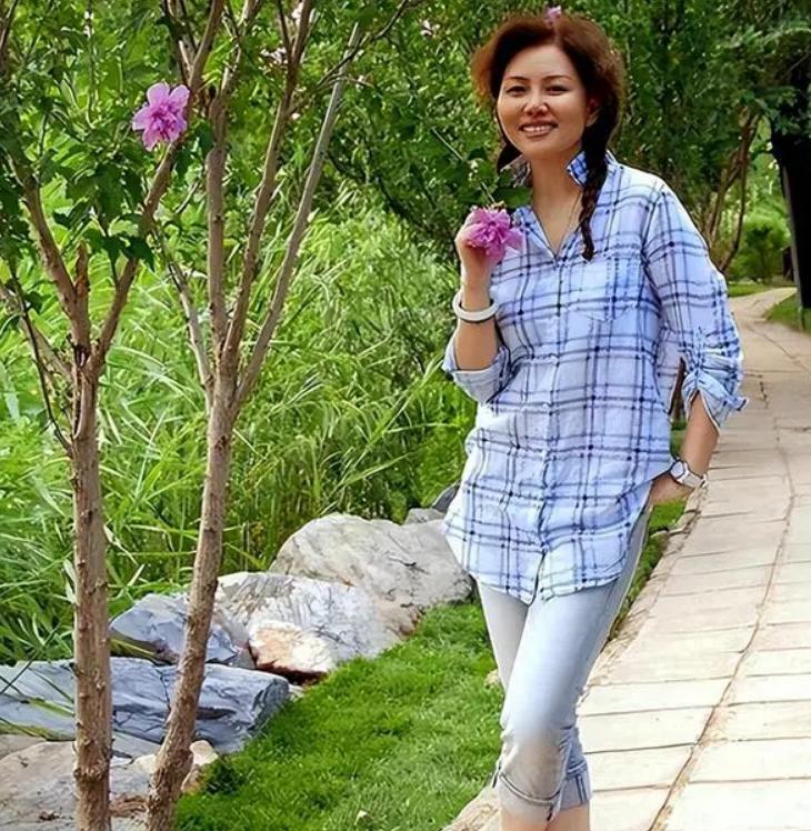 "CCTV famous talker" Fang Jing retired because of the "Spy Gate", and ...