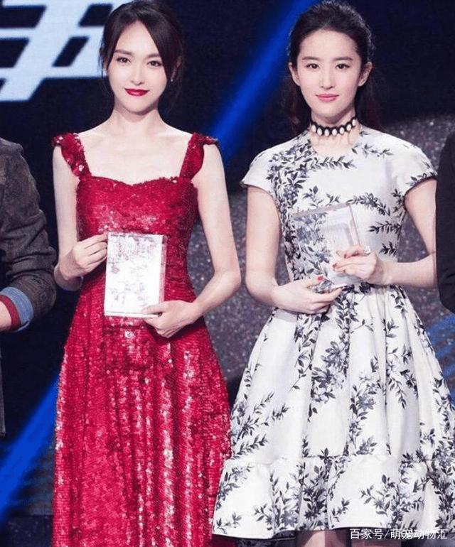 Tang Yan and Liu Yifei starred in the same frame as a stewardess. It ...