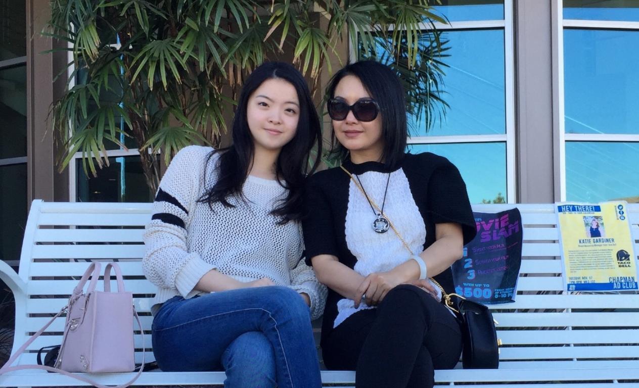 Huayi Princess Wang Wen is also on vacation abroad, wearing cool clothes and showing off her ...