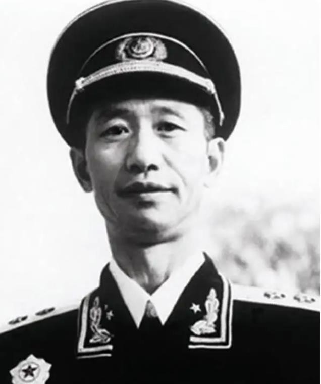 In 1990, Xu Xiangqian was seriously ill, and explained Li Xiannian's 3 ...