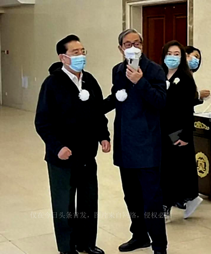 65-year-old singer Liu Bin made a rare appearance. After many years, he ...