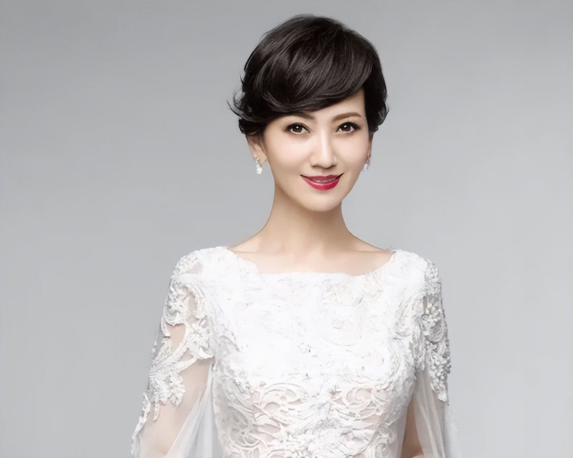 Obviously not good at acting, but they are praised as "old drama bones ...