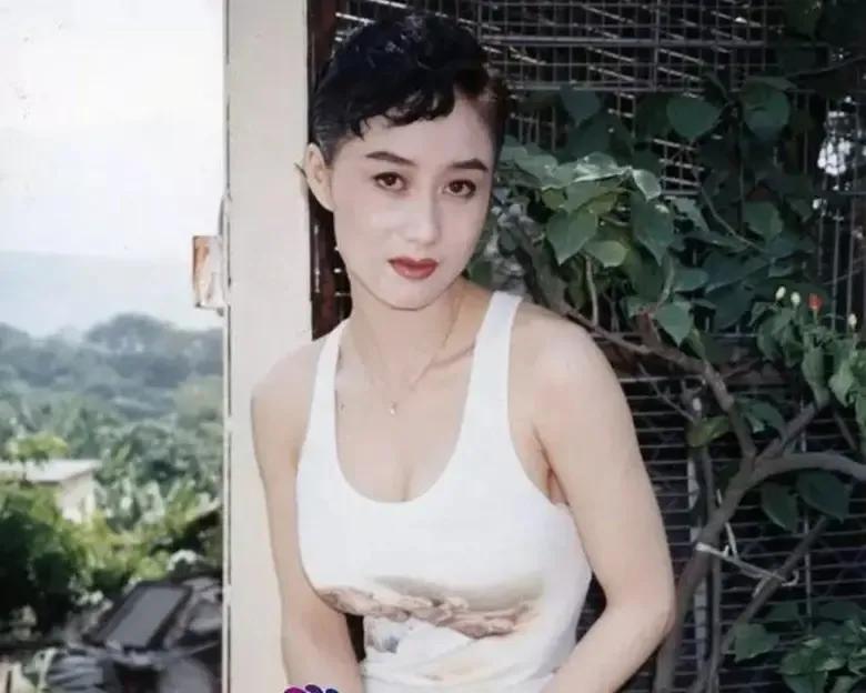 Peerless beauty Li Zhi - iNEWS