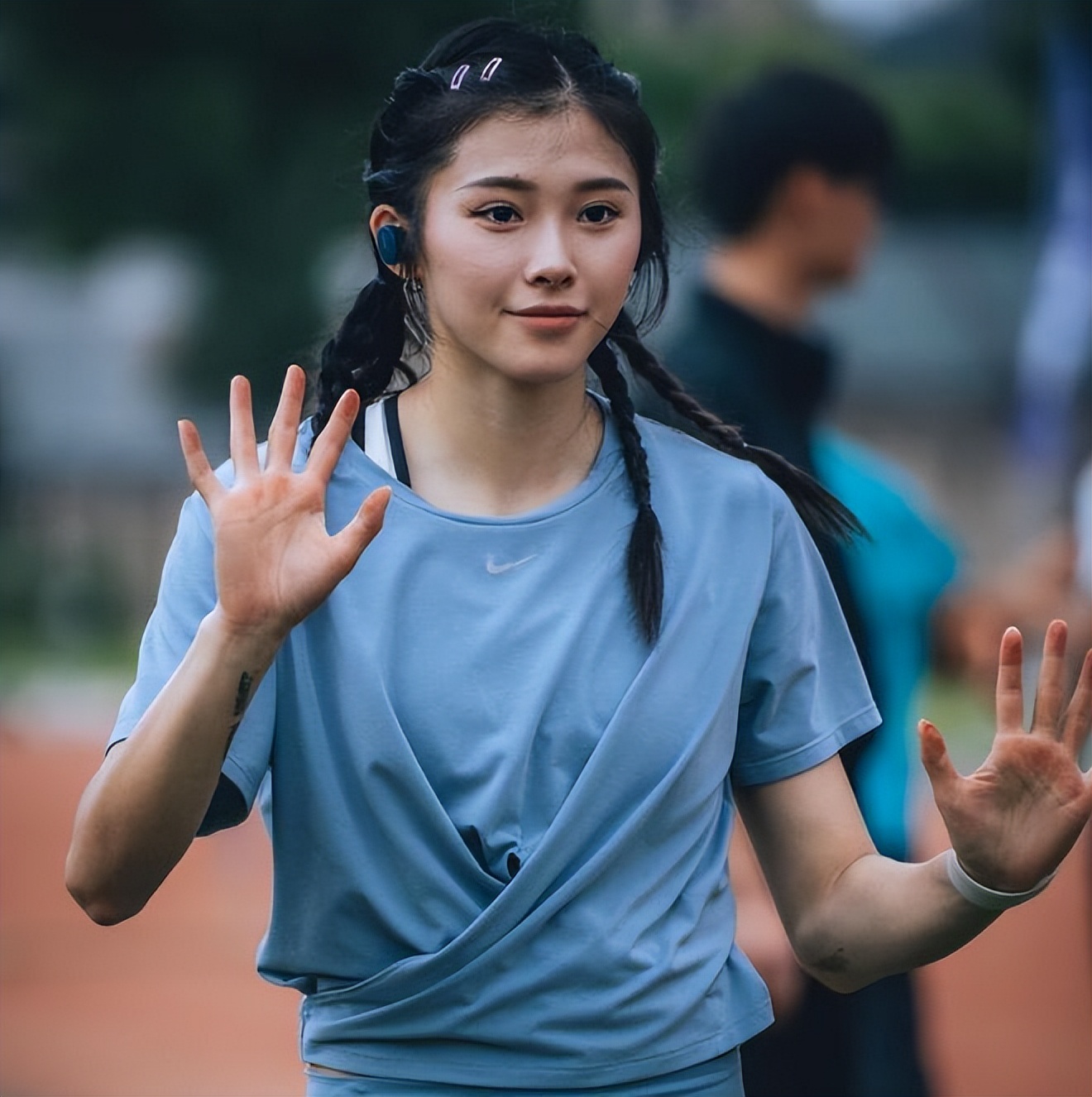 Another powerful goddess of Chinese track and field! After winning the ...