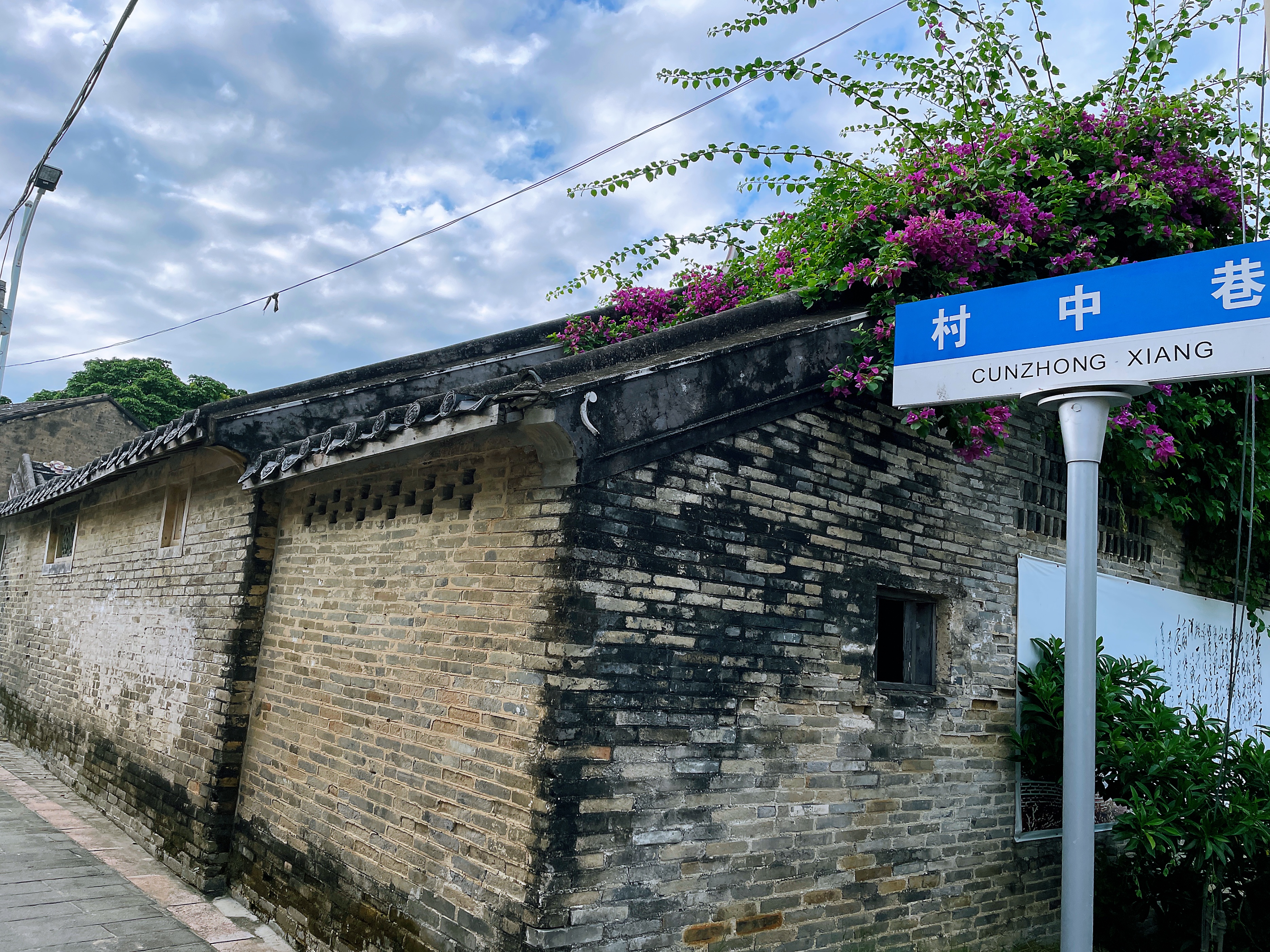 An ancient village in the Tang Dynasty lost in the long river of ...
