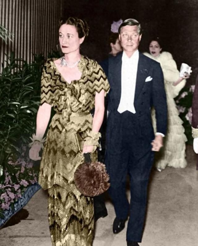 Mrs. Simpson: The king abdicated for her, she had 1 billion worth of ...