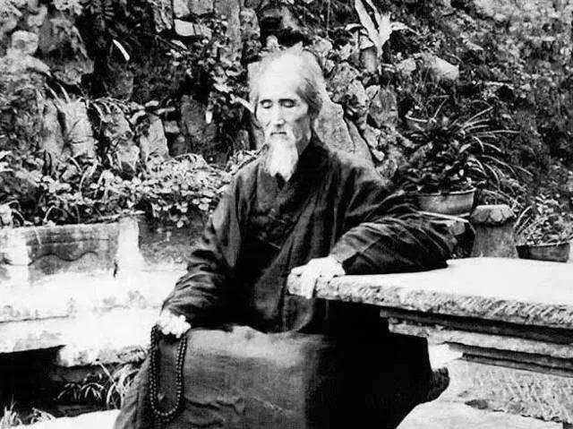 A generation of eminent monks, Master Xuyun, gave Chiang Kai-shek three ...