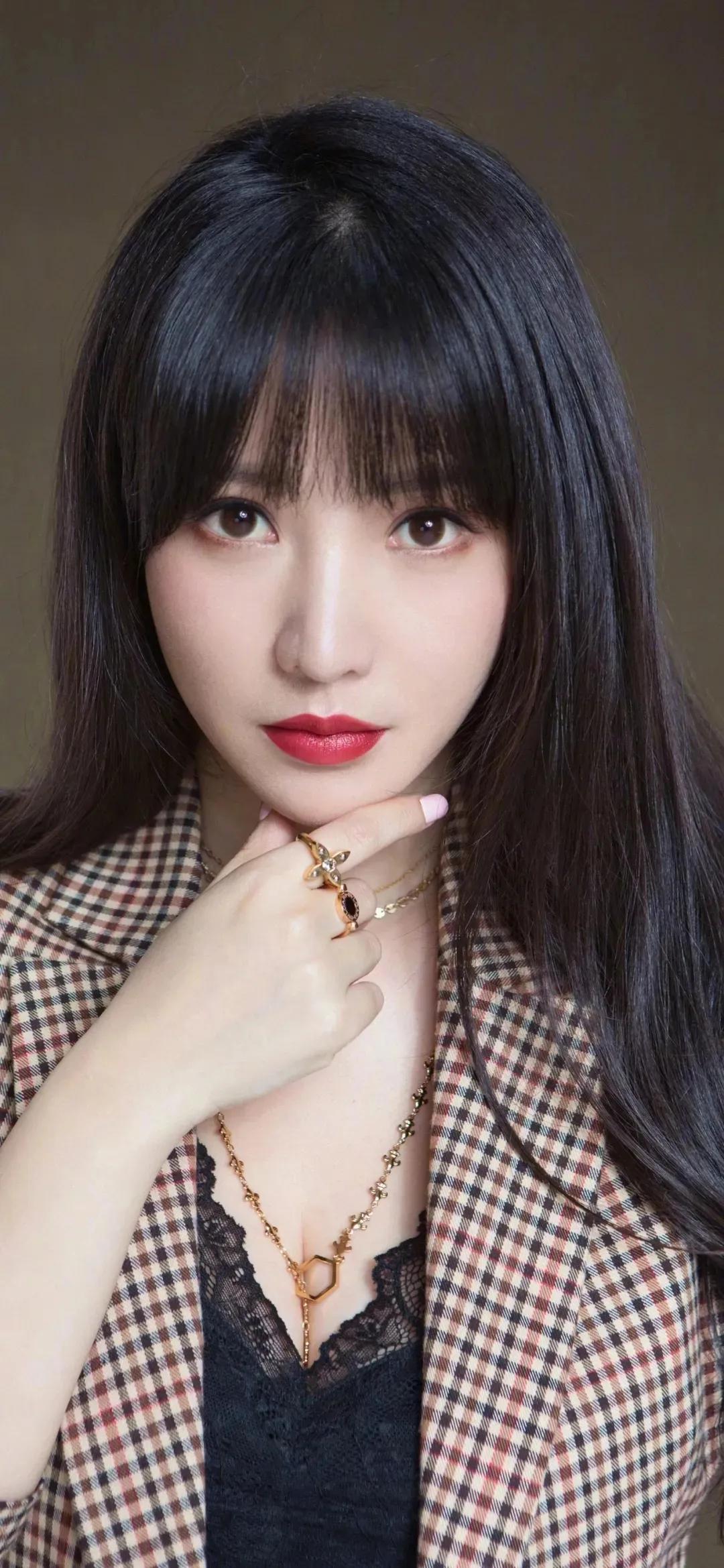 Liu Yan photo wallpaper - iNEWS