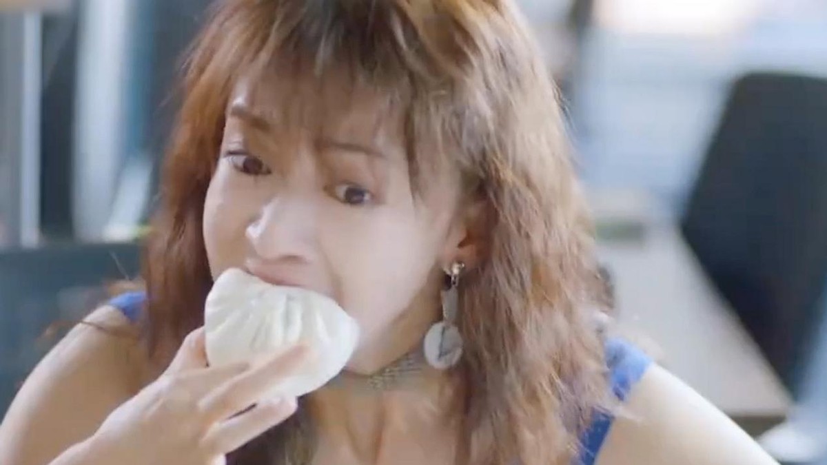 Comparing actors' real and fake eating scenes, there is no harm without ...