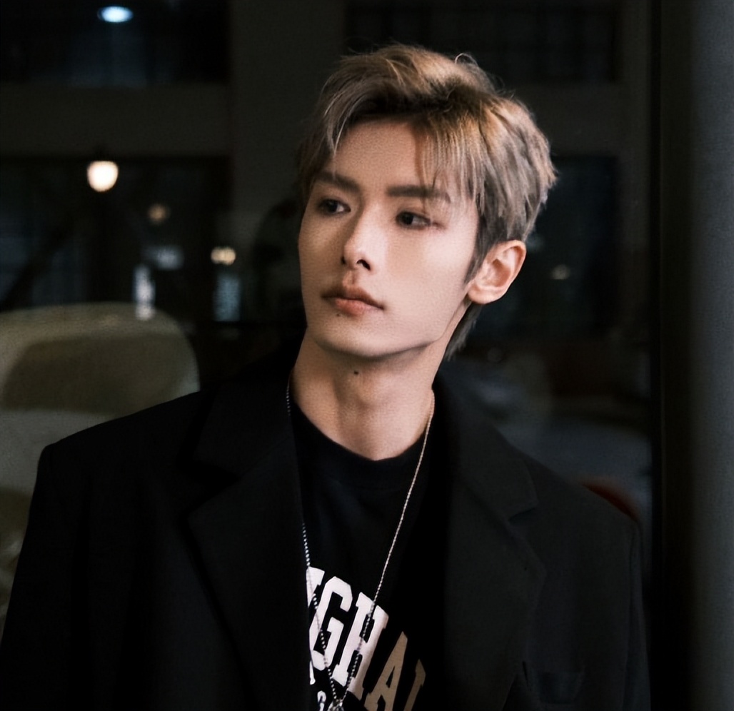 Yu Zheng's artist Zhao Yiqin apologized! To be honest, Zhao Yiqin should not be regarded as a ...