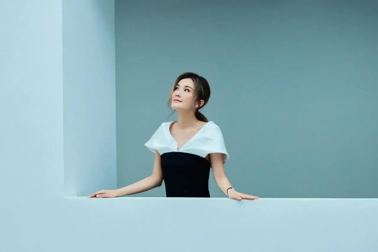 Zhao Liying, Asa and Lin Chiling - iMedia