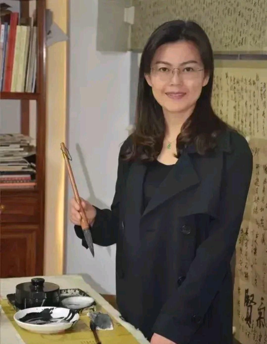 The beautiful calligrapher Xu Yan, who is beautiful and has a ...