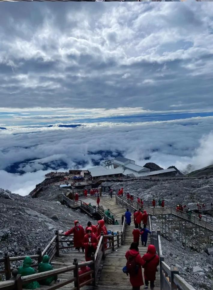Yunnan Jade Dragon Snow Mountain and Meili Snow Mountain - iNEWS