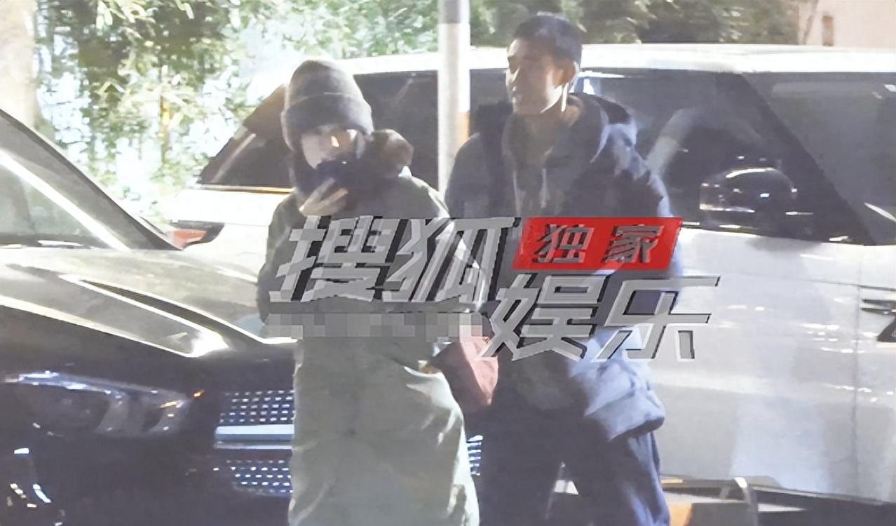 Jiang Wen's family of four eats Japanese food. The second son Jiang ...