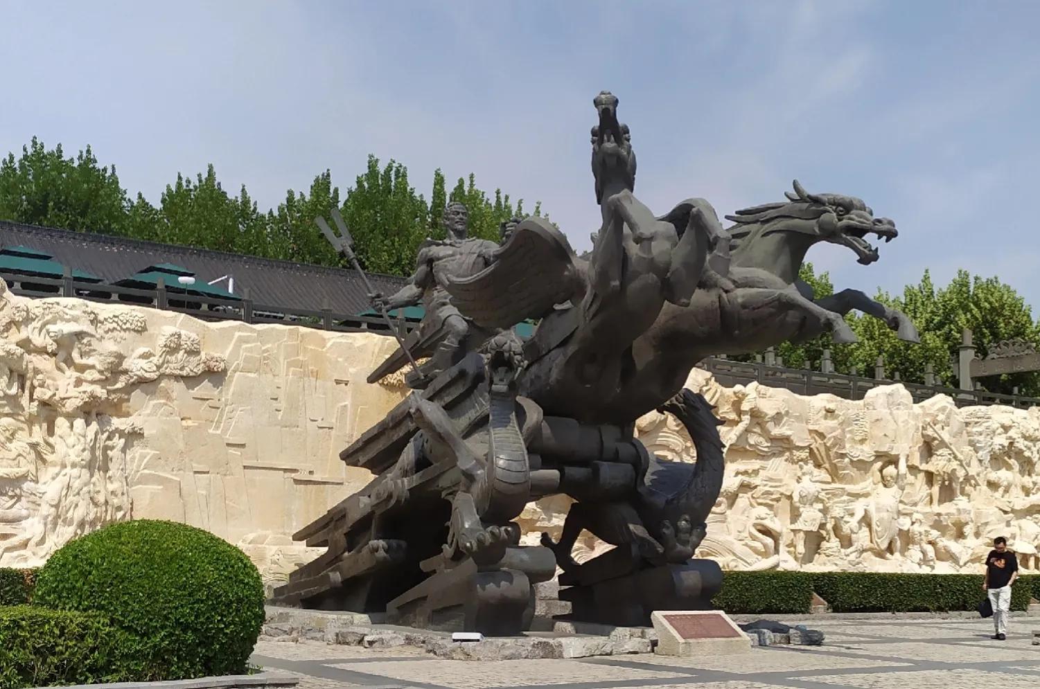Statues "tell" stories one better than the other - iNEWS