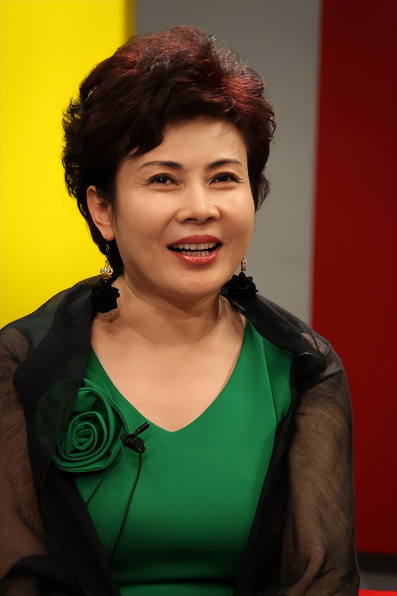 Famous host Kan Lijun: She has been ostracized all her life. She is ...
