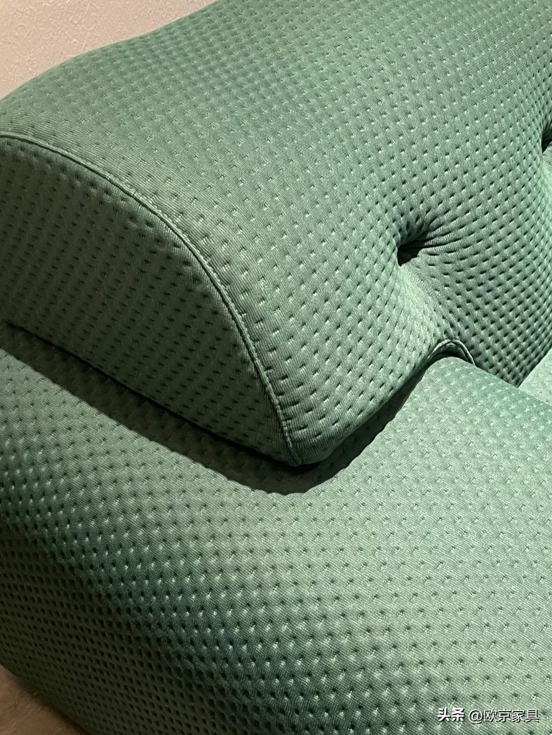 Take you into the Blogger sofa - iNEWS