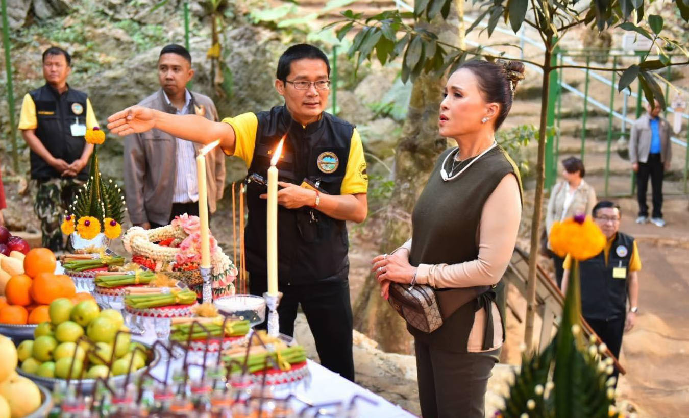 Thai princesses are so cute, the old princess has the cuteness of the ...