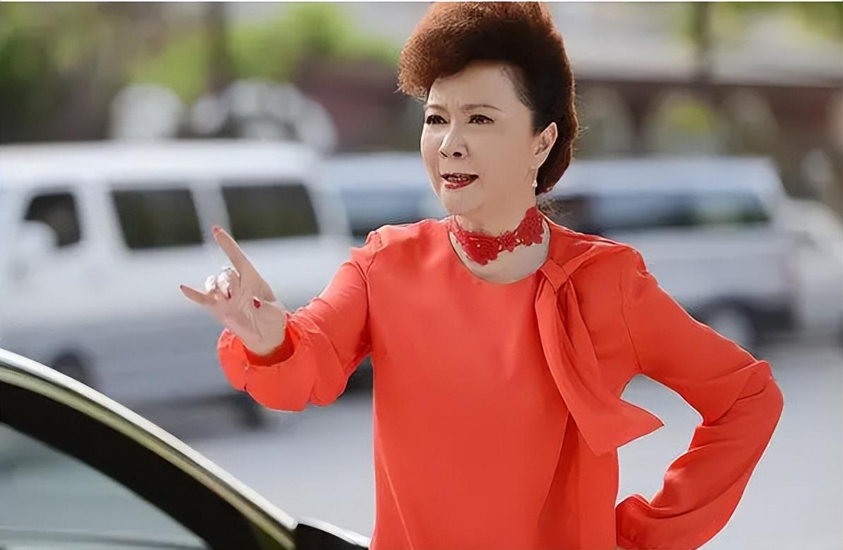 Cai Ming's son Ding Ding: At 36 years old, he is still unmarried and has no children. This is ...