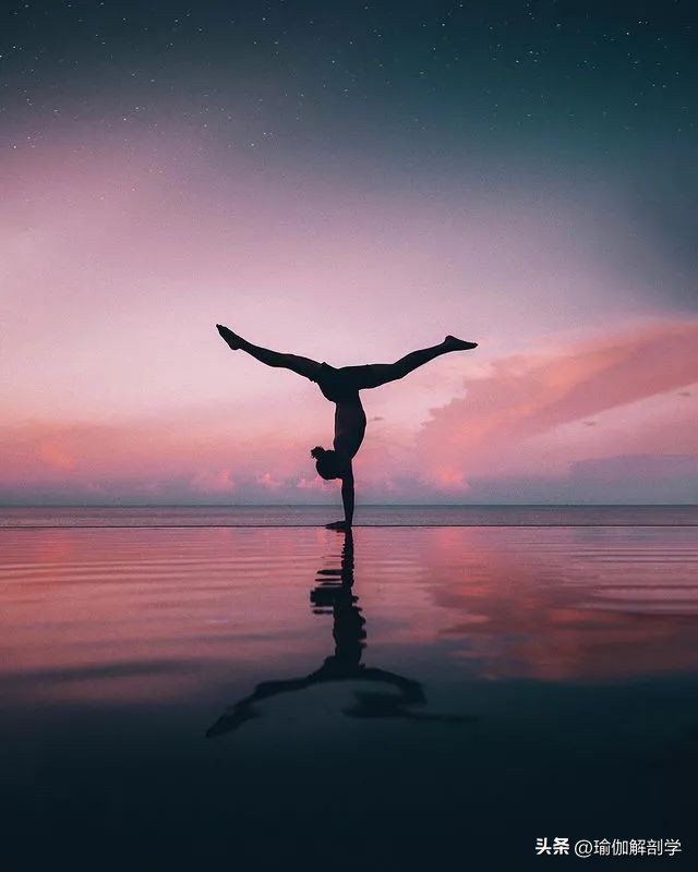 Don't look, you can't do any of these 25 yoga punch cards - iNEWS