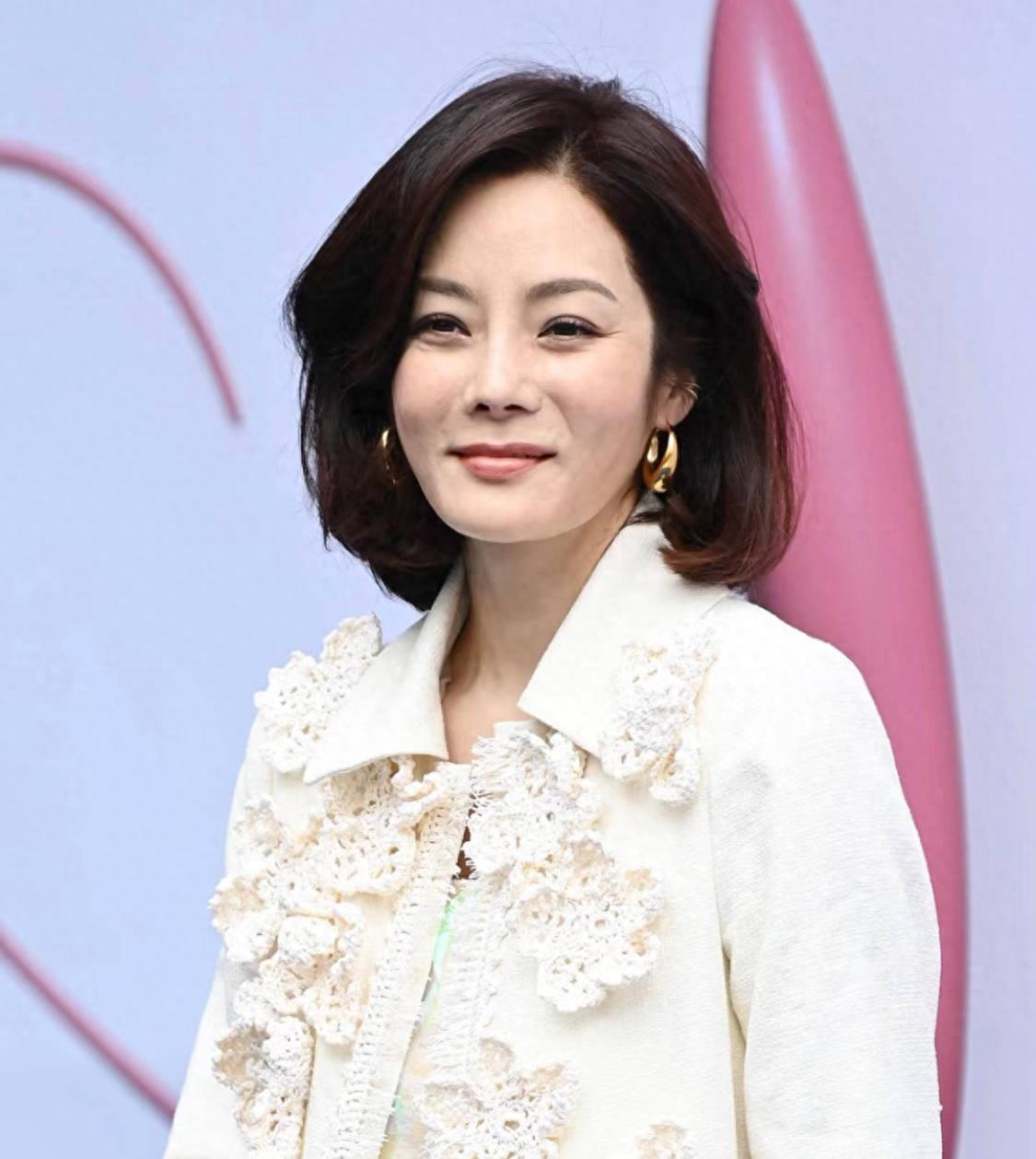 Cai Lin made a big change when she appeared with her son! The son is as ...