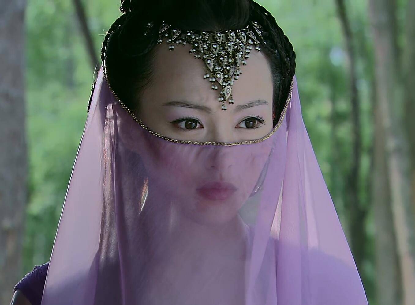 Tang Yan, who was late for Weibo night, exposed the secret of her ...