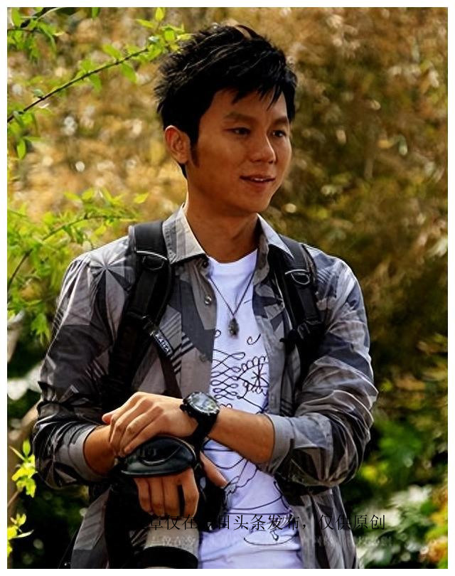 After 44-year-old Li Chen played with Zhang Xinyu and Fan Bingbing, he extended his claws to 52 ...