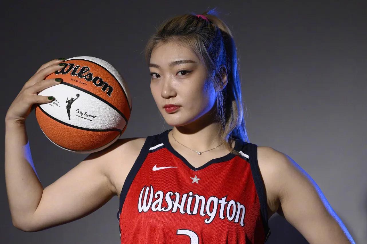 Li Meng's amazing performance! With 10 points and 2 assists, the ...