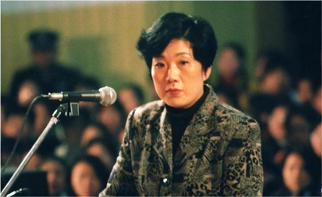 The beautiful woman corrupted Jiang Yanping, "exchanged experience ...