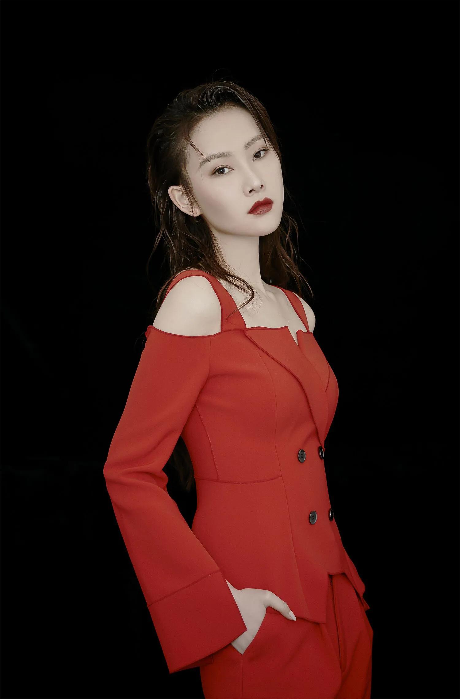 Li Xinyue is so pretty - iNEWS