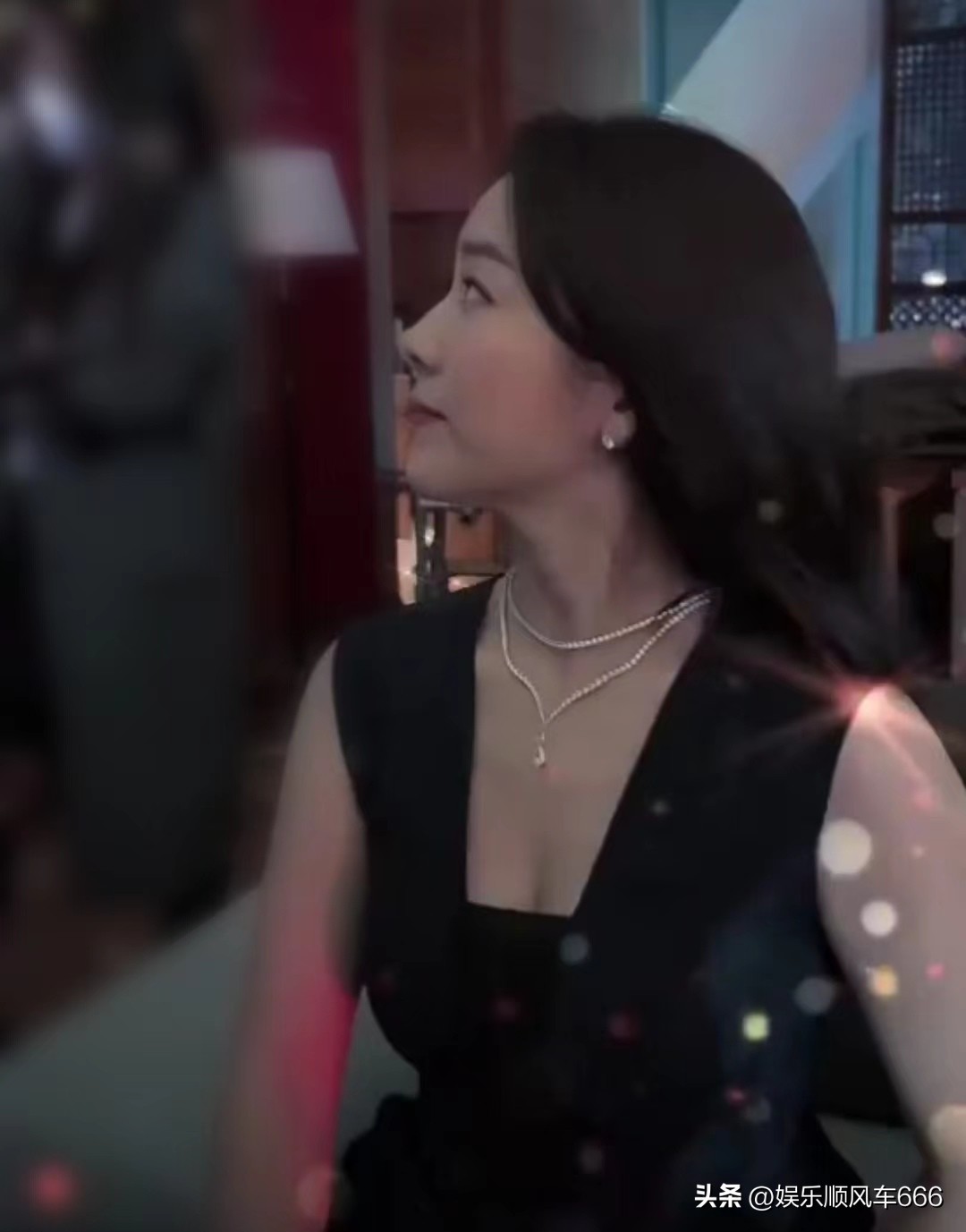 Han Zhimin is gorgeously dressed in a short video, wearing a dress to show the reverse charm is ...