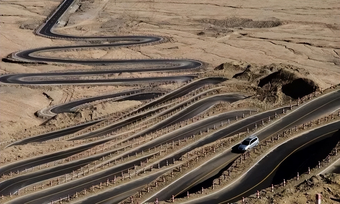 Xinjiang Internet Celebrity Highway - Panlong Ancient Road 75 ...