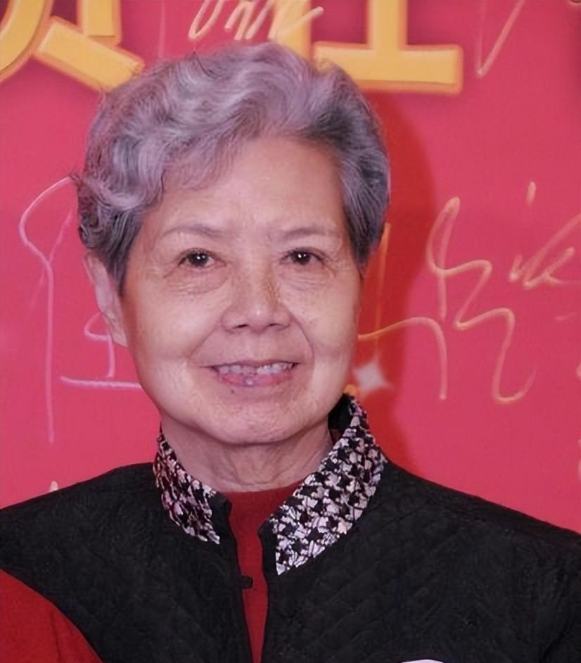 The host of CCTV's first lady passed away, her career and love ended ...