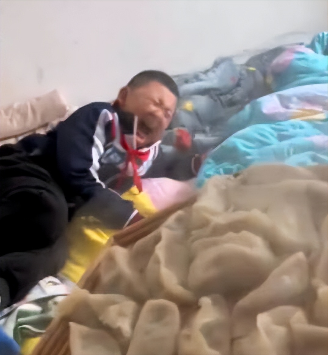 Dad made dumplings for his son for 33 days in a row, and the son cried ...